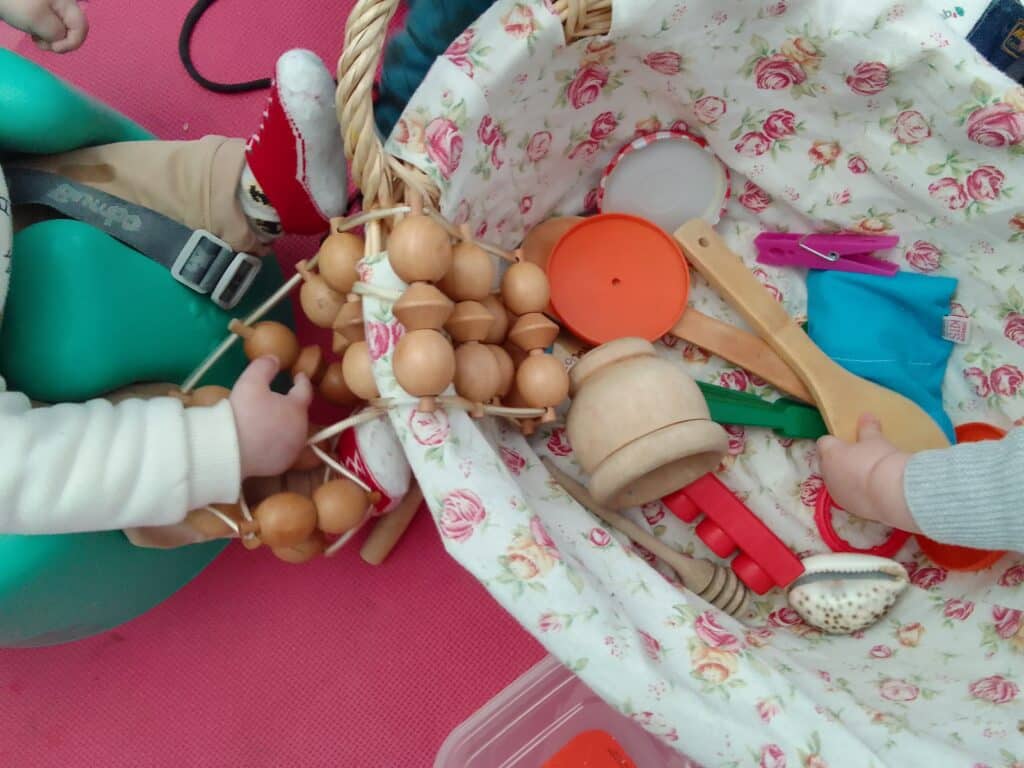 CESTO DE LOS TESOROS | Escuela Infantil Muchospeques